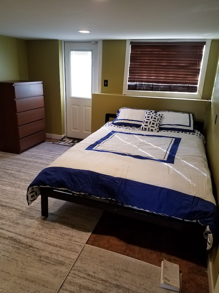 Private Room, Quiet Neighborhood - Brisbane, CA