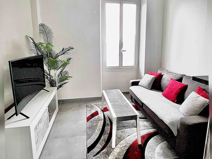 À 2 Pas Du Casino De Monaco : Rénové Entièrement - Beausoleil