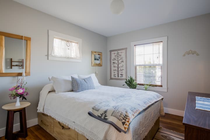 Wild Coast Craftsman 2br In Forks - Forks, WA