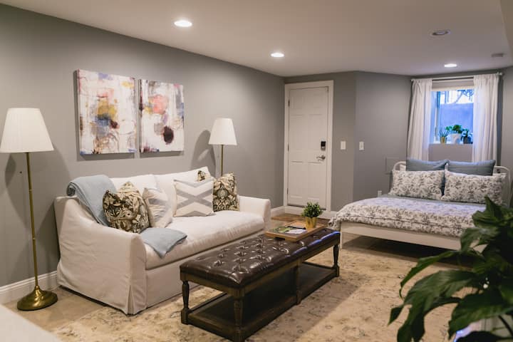 Family Friendly Capitol Hill English Basement - Splash pad, Riverdale