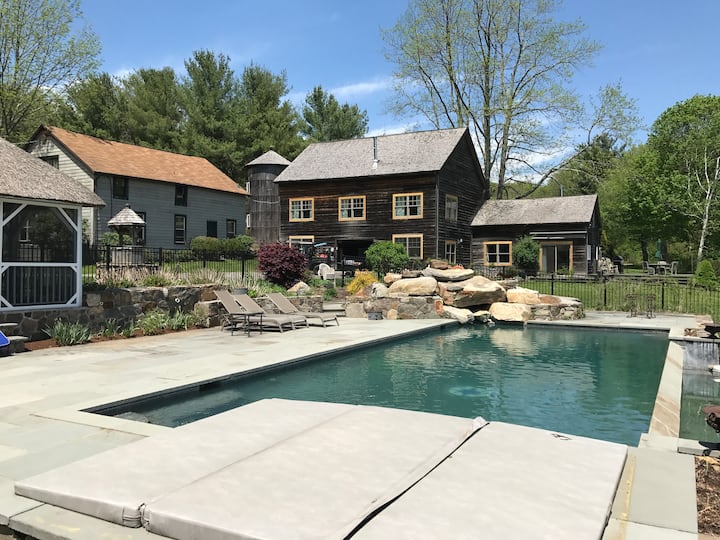 Beautiful Barn W/ Pond Views Short/long Term Avail - Kent, CT