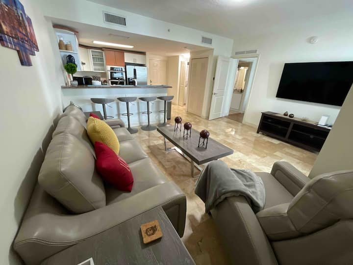 Luxurious 1/1 Condo In Brickell W Free Parking! - Miami