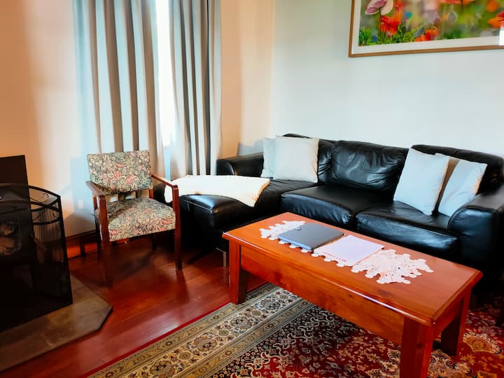 Macintosh Cottages - Cottage 2 - Strahan