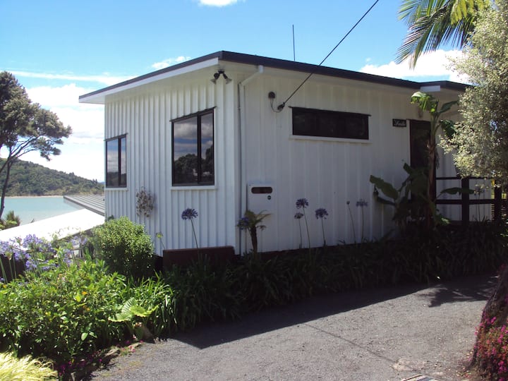 The Suite - Watersedge - Raglan