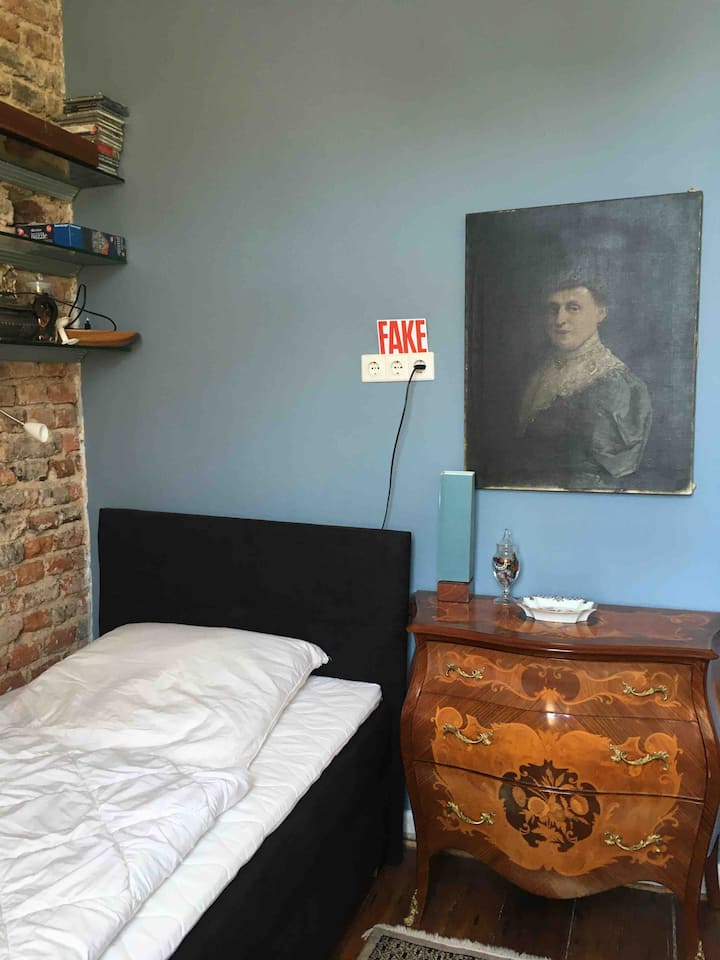 Small But Cosy Room In Heart Of City, No Kitchen - Frankfurt