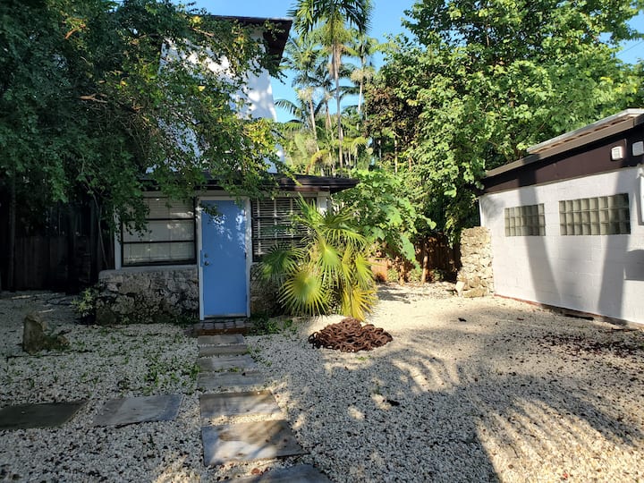 Coconut Grove - Stay Together-separate In 2 Houses - Miami, FL