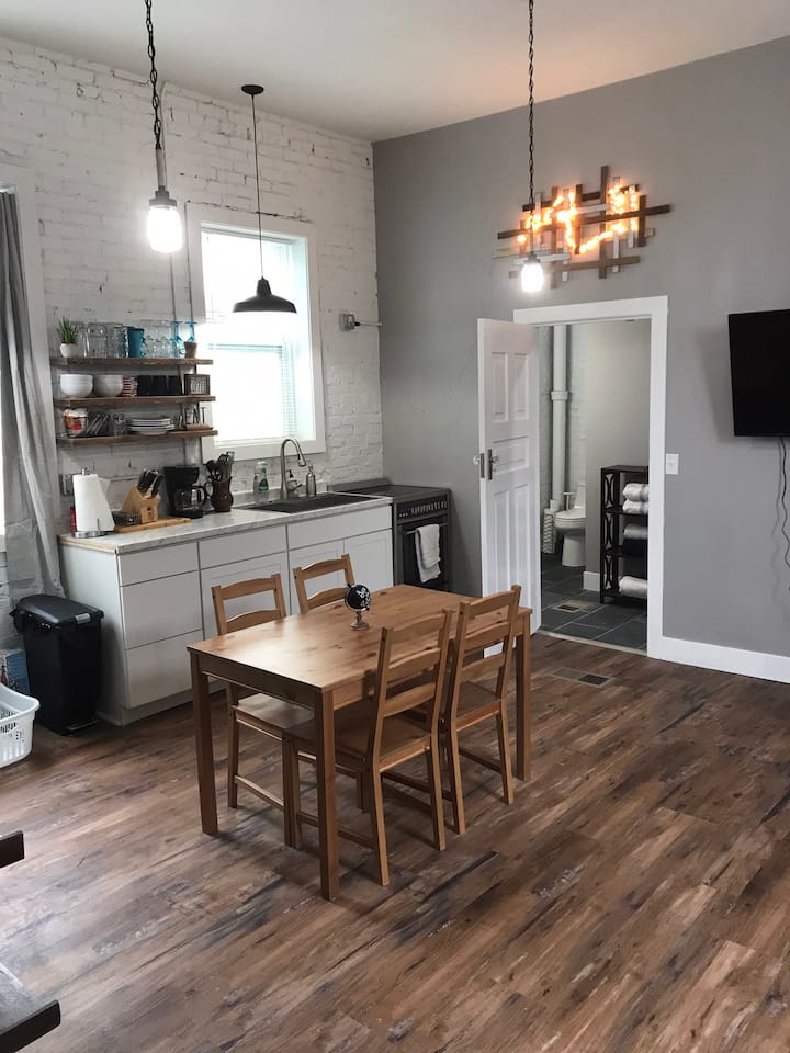 Westside Industrial Apartment - Grand Rapids, MI