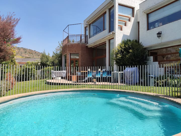 Lujosa Y Segura Casa Con Piscina En Las Condes - Las Condes