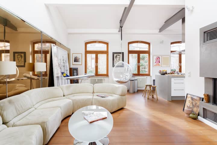 Charming central loft with modern art in Kreuzberg - Lofts for Rent in ...