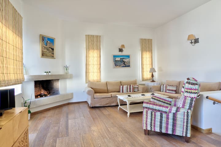 Elegant 3 Bedroom House In Naousa - Paros