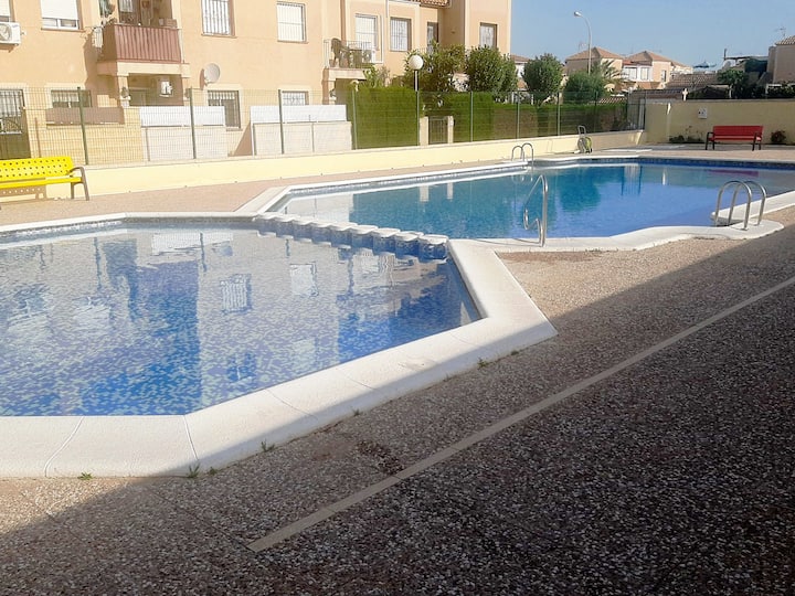 Bonita Casa En Torrevieja Con Vistas A La Piscina - トレビエハ