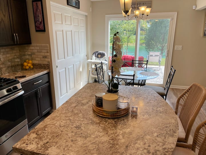 Entire New Residential Home By The Pond - Canal Winchester, OH