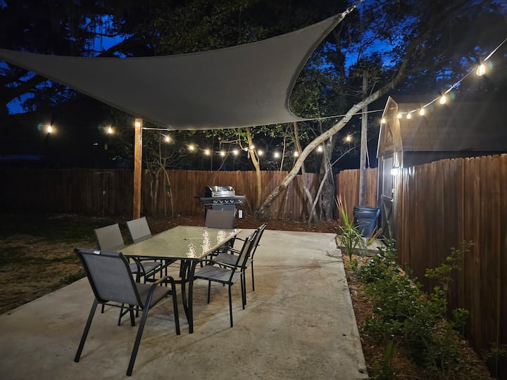 Charming 3 Bedroom Crystal River Area Retreat - Beverly Hills, FL