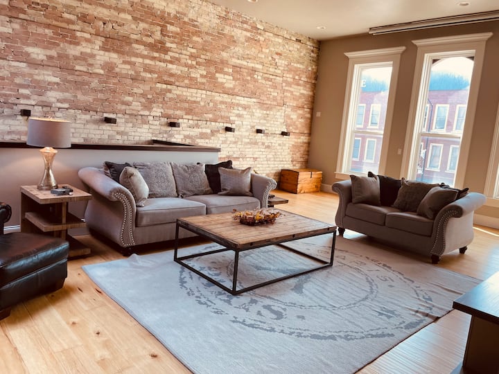 Gb City Club Loft - Green Bay, WI