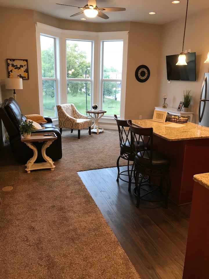 Etl Henderson- 1 Br Loft Overlooking The Square - 艾奧拉