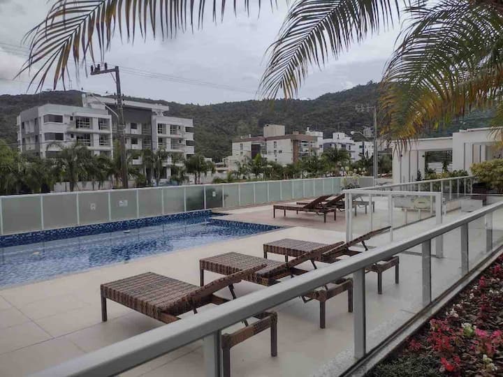 Apt-2q Casal C/ar, Sofá Cama Sala/150m Praia - Governador Celso Ramos