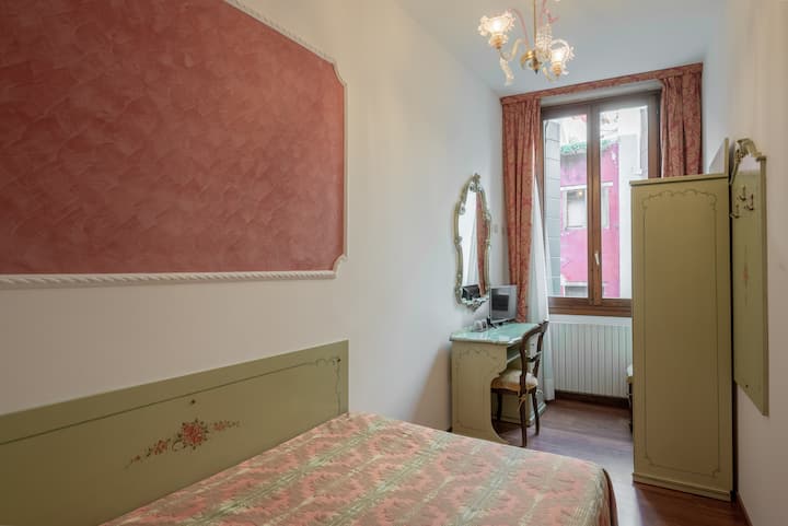 Hotel Al Sotoportego, Chambre Avec Vue Sur Canal - Venecia