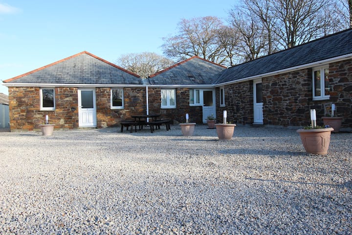 Quiet Rural Cosy Barn (One) - Troon