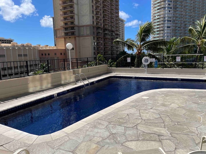2 Bed Studio In Aoao Palms In Waikiki - Honolulu, HI