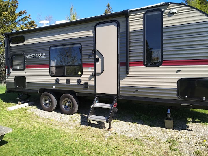 Trailer With Two Double Beds - Gaspé
