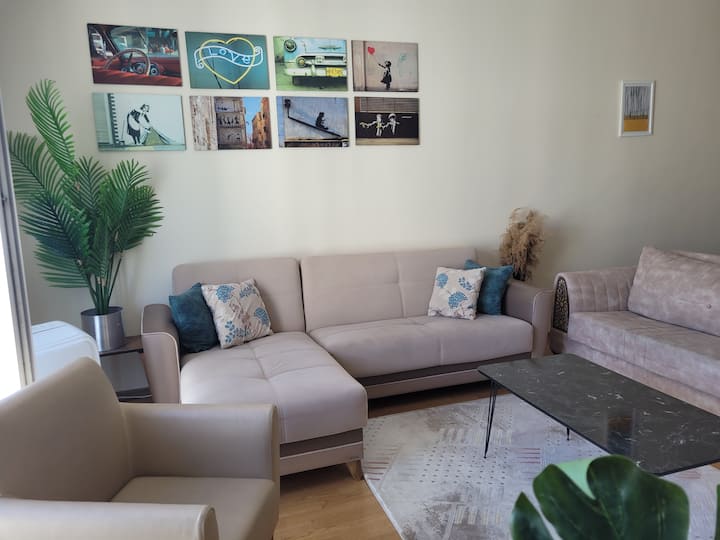 Air Conditioned 3+1 In Front Of Tuyap And Metrobus - Istanbul