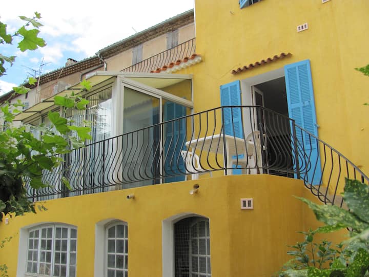 Grand Appartement T1 Calme Au Coeur De La Provence - Nans-les-Pins