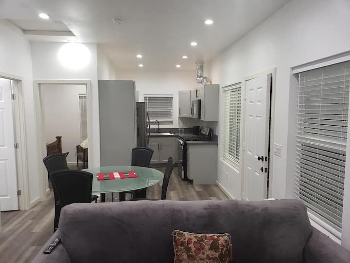 Backhouse Cottage - Hawthorne, CA