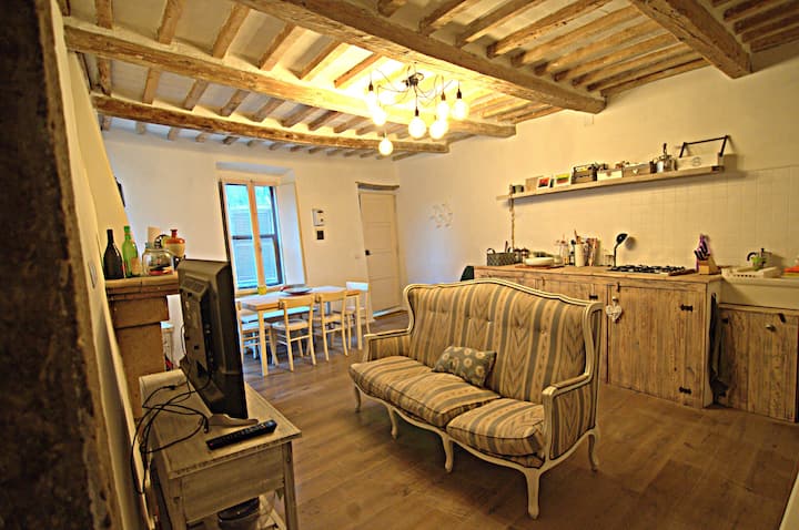 White House In Pitigliano - Pitigliano
