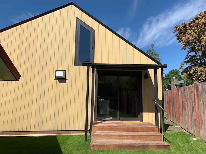 A Contemporary Wanaka Townhouse In Rippon Lea - Wanaka