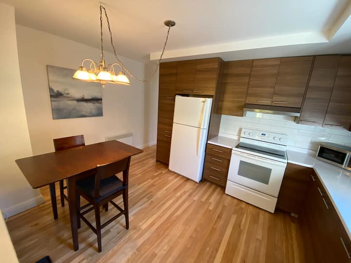 Appartement Adorable Près De Tous Les Services. - Mirabel