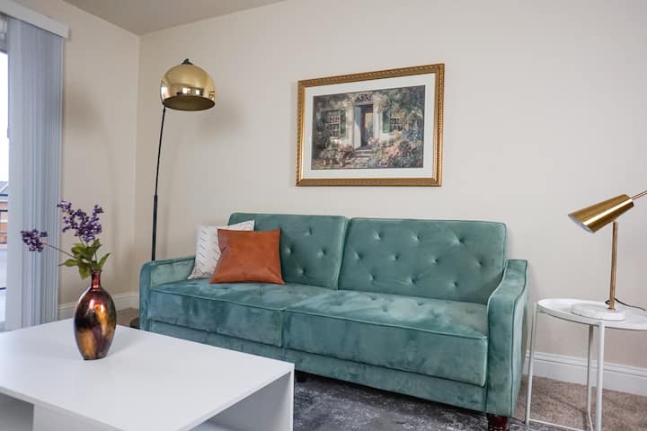 Sleepover | Upscale 1bd/1ba +Balcony - Okc - Oklahoma City, OK