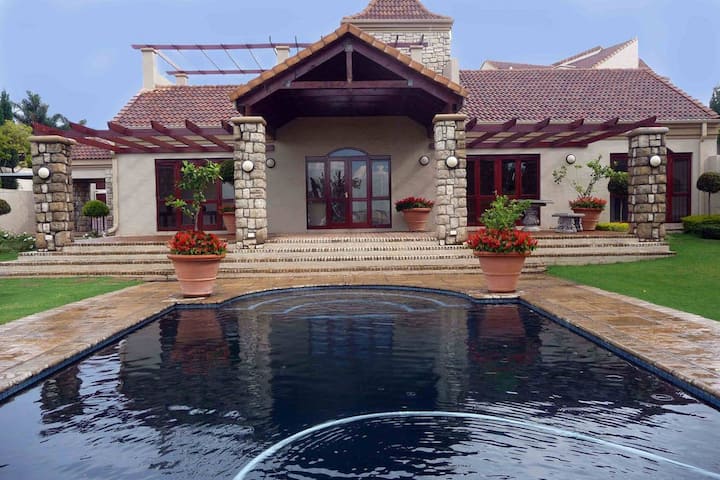 Trendy Loft | Work From Home | Sandton/morningside - Sandton