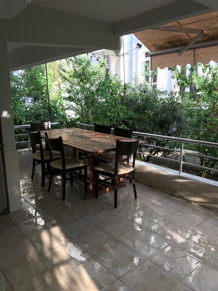 Denize Yürüyerek 1 Dakikada Varabileceğiniz Ev - Ayvalık