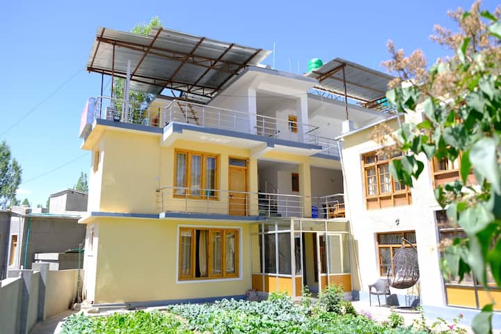 Magsoom Guest House - Leh