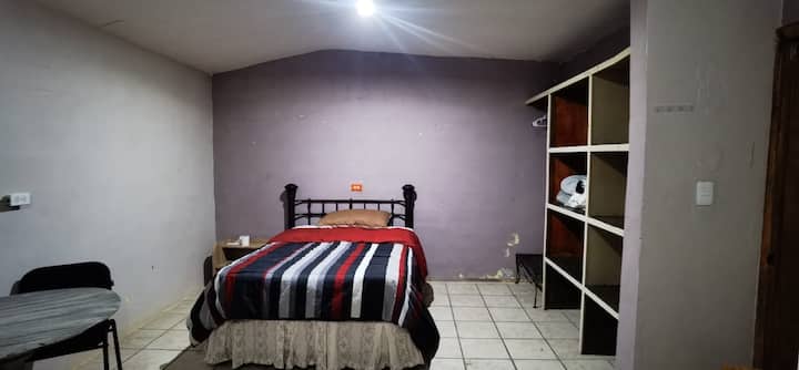 Habitación El Bro. 2 Cuadras De Consulado E.u.a - Nuevo Laredo
