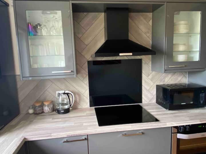 Spacious Apartment, Private Parking & Wifi - Aberdeen