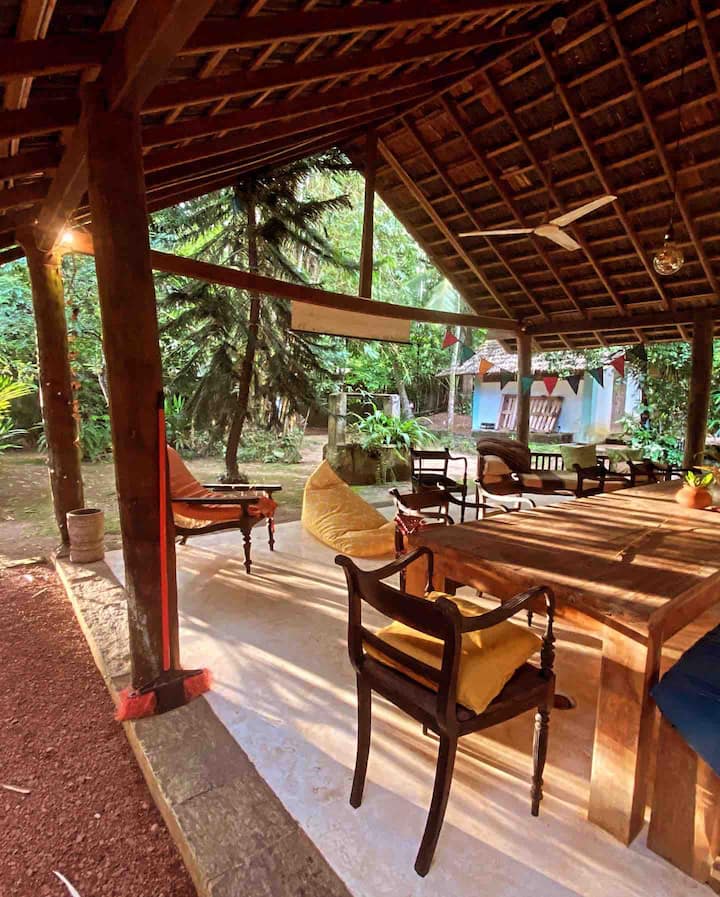 The Elephant. Whole House. - Sri Lanka