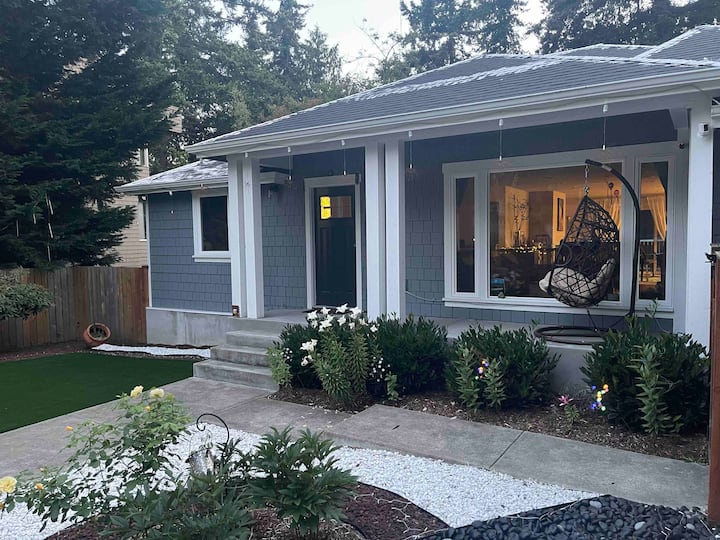 Master Suite Near Matthews Beach - Shoreline, WA