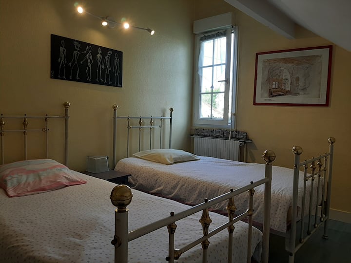 Chambre Confortable / Grande Maison.
Table D'hôte. - Épinay-sur-Orge