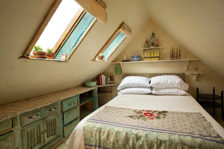 Unique Georgetown Nautical Inspired Artist Loft - Apartments for Rent ...