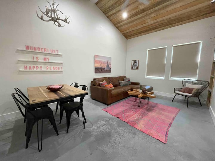 Winedown Porchhouse: Boho Glam - Rockport, TX