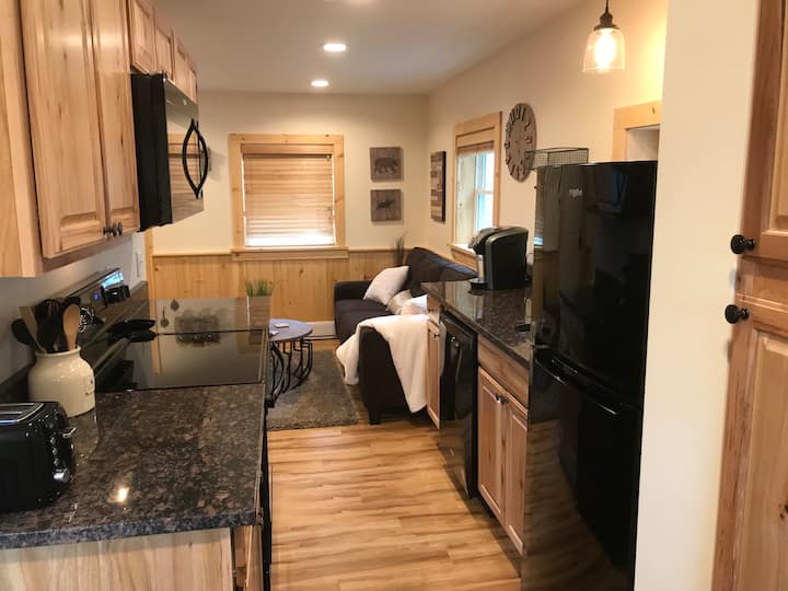 Cozy Village Apartment - Lake Placid, NY
