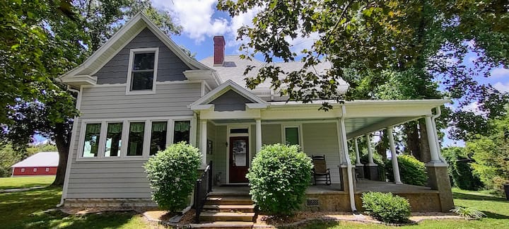 The 1910 Farmhouse At Finley Valley Farm, Ozark Mo - Ozark, MO