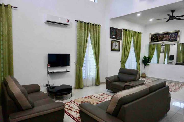 Cintaziela Homestay@ Cozy Place To Stay - Alor Gajah