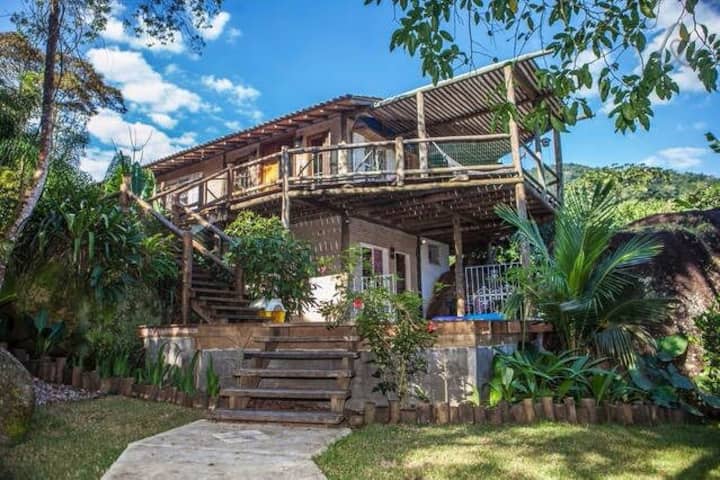 Apto Amplo: Tvsmart/wifi/ac/cozinha/rio/piscina - Ilhabela