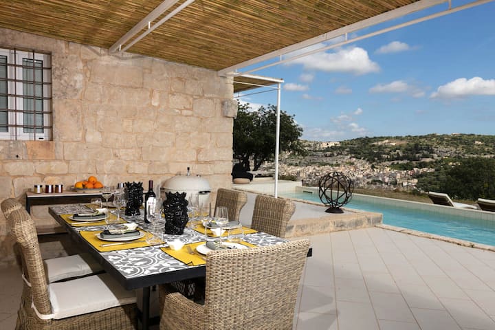 Villa Melfi, Wonderful View And Swimming Pool - Scicli