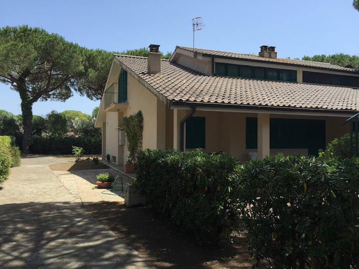 Villa Con Giardino A Due Passi Dal Mare. - Orbetello