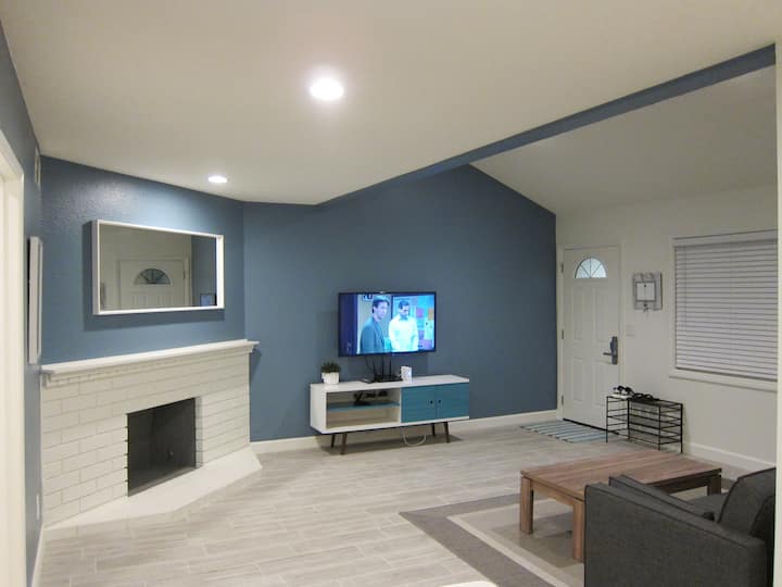 Newly Renovated 2 Bedroom Close To Disney #2 - Orange, CA