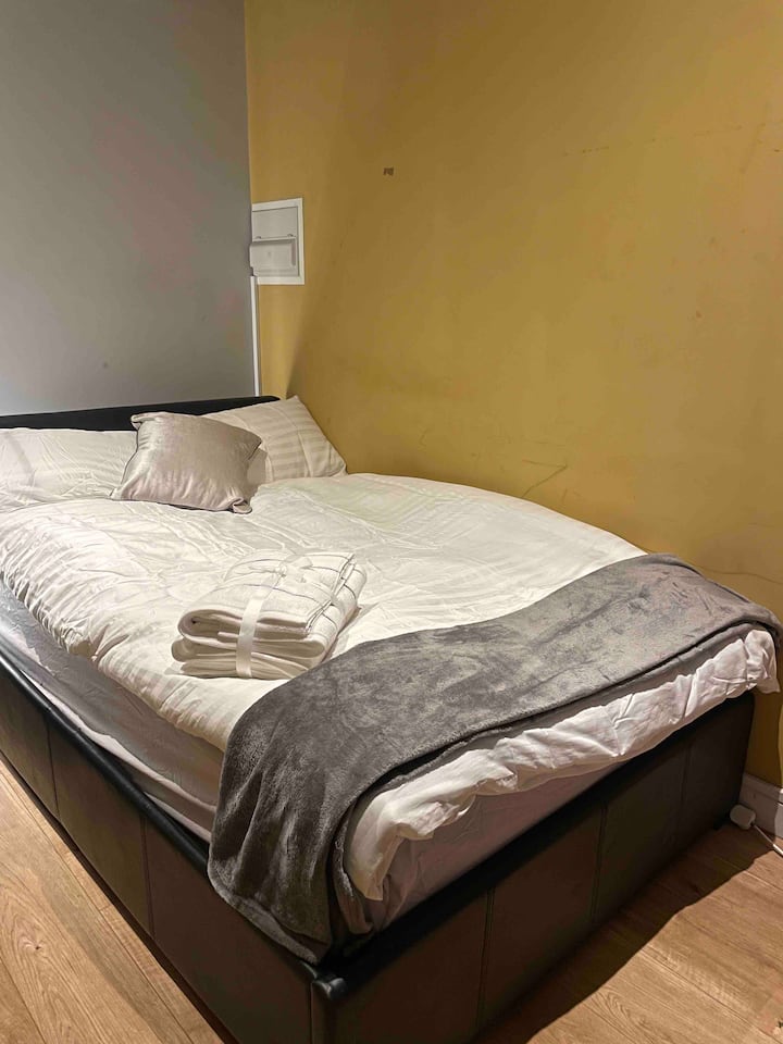 Hidden Gem, Great Location, Studio Flat - Stockport