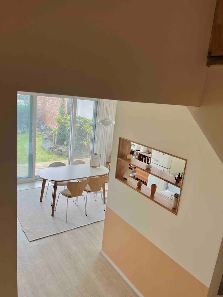 고요히(喜) : 제주동쪽 자쿠지가 있는 감성스테이 - Jeju-si